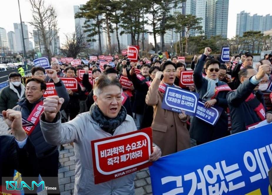 South Korea Starts Procedures To Suspend Licenses Of 4 900 Striking